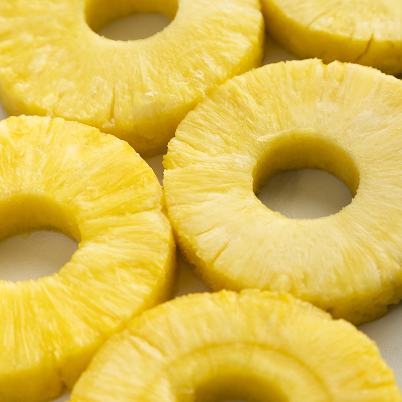 Ham with rum flambéed pineapple | Recipe | Lévesque Ham